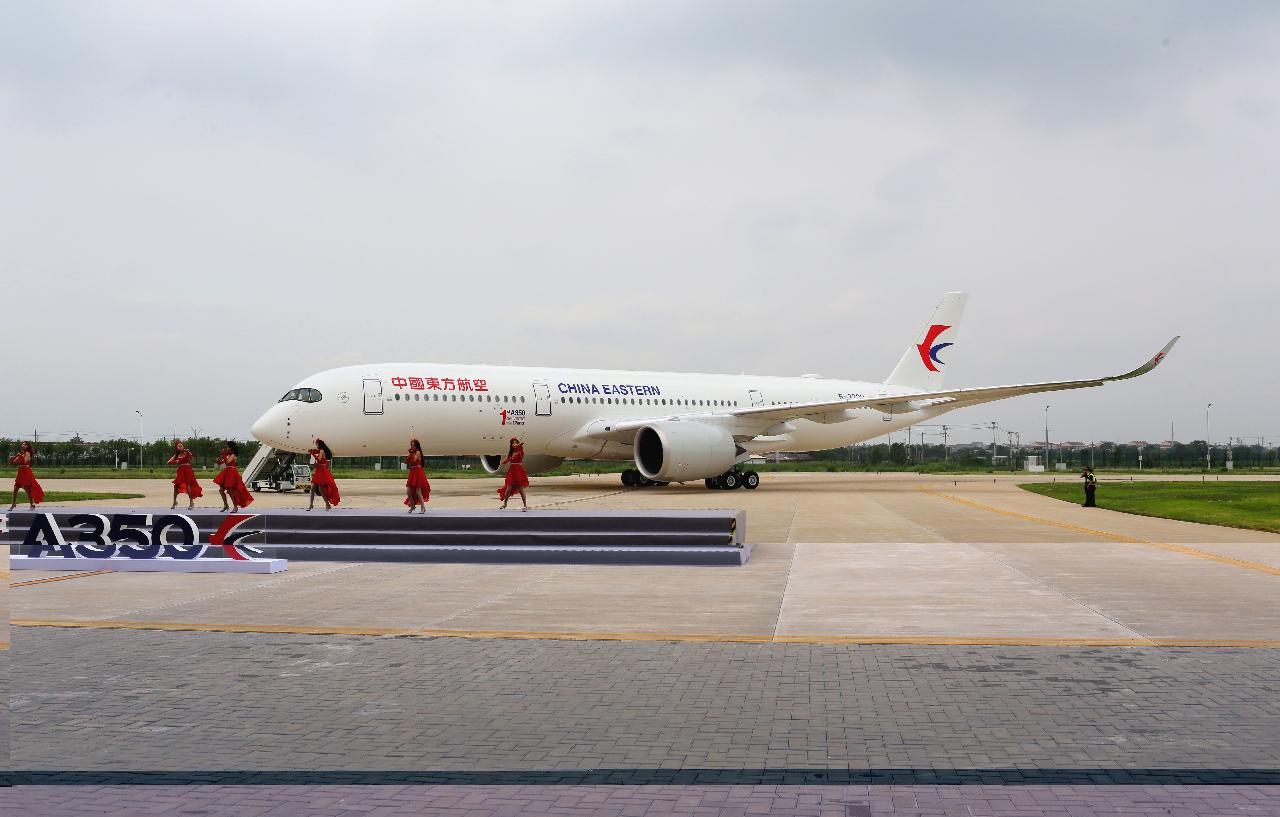 东航“墨镜侠”A350首度在国内“上新”，今日于天津完成交付！ - 周到